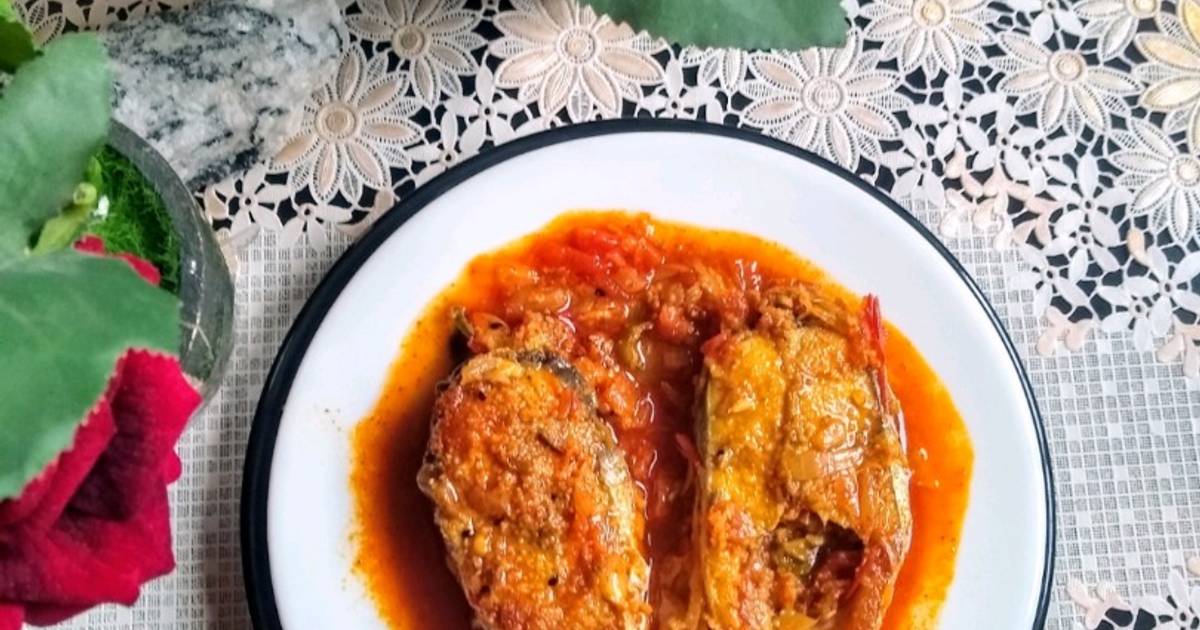Basa Fish Curry Recipe by Dr.Madhumita Mishra - Cookpad