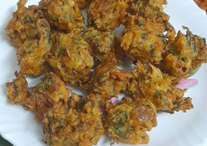 Onion killu pakoda Recipe by Savee's kitchen - Cookpad