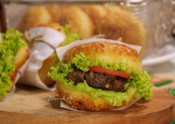 Resep Burger Crispy Kambing Guling oleh Nurul Art - Cookpad
