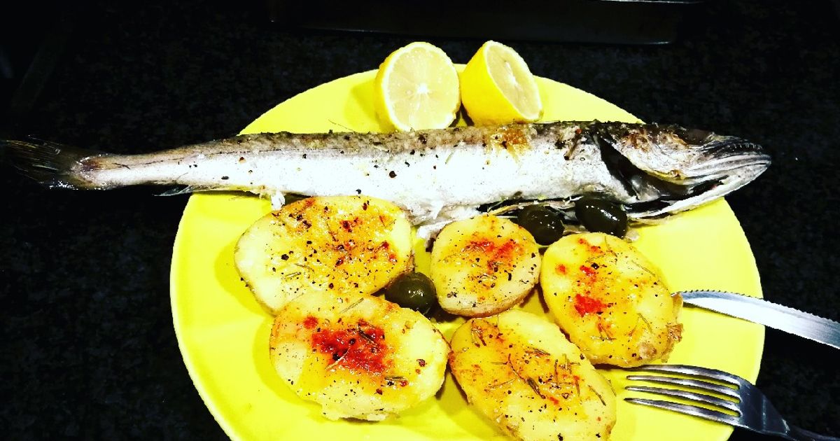 Merlucita Con Patatas Al Horno Receta de "cocinar con jorgette"- Cookpad