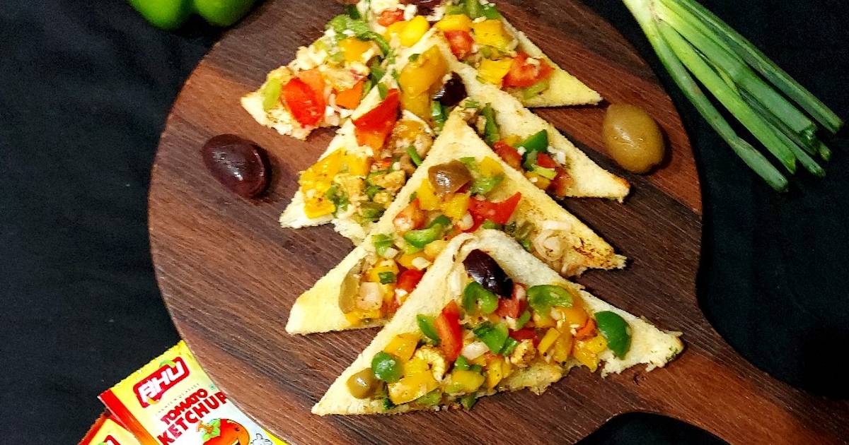 Pizza Bread Toast Recipe by Geeta Godhiwala - Cookpad