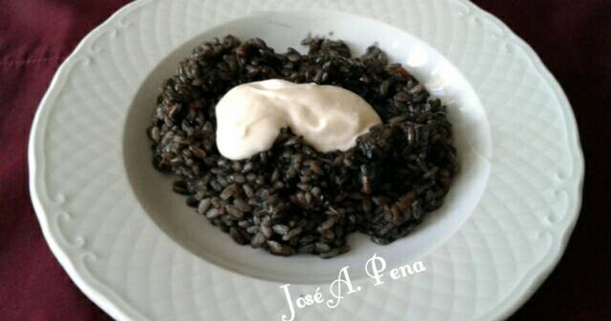 Arroz Negro Con Chipirones Y Sals Alioli Receta de José Antonio Pena ...