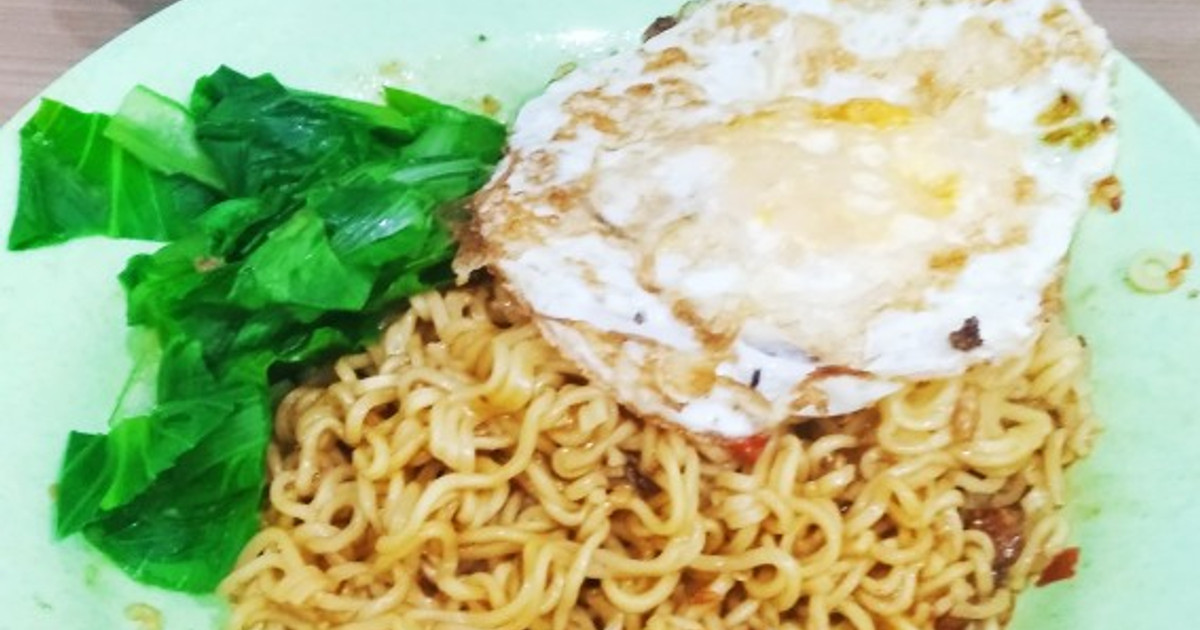 Resep Indomie Goreng Pedas Spesial oleh Yelvi Levani - Cookpad