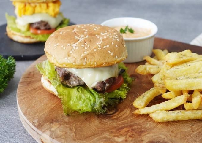 Resep Beef Cheese Burger oleh Belanja Dapur Official - Cookpad