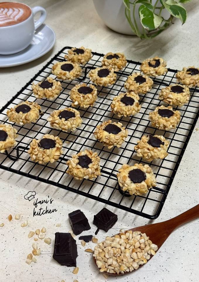 Resep 576. Choco Peanut Thumb Print Cookies oleh 🌷 IFANI DEVI🌷 - Cookpad