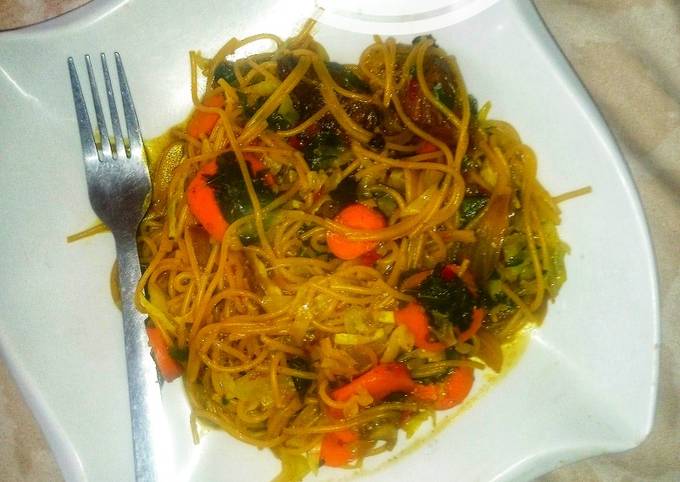 Fried pasta Recipe by shaima'u minkaila Ilyasu - Cookpad