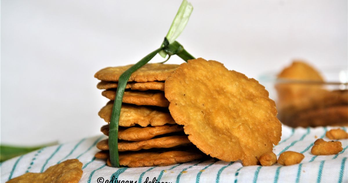 Wheat Mathri Recipe by Priyanka Varshney (@adivaans_delicacy) - Cookpad