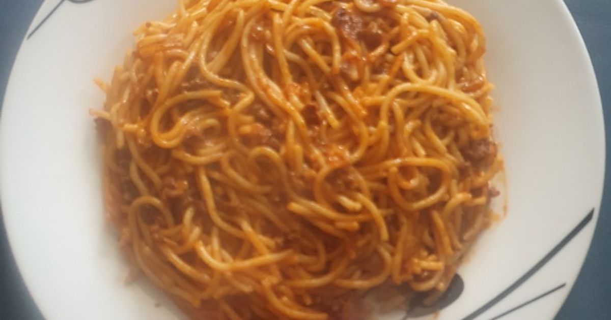 Classic Spaghetti Bolognese Recipe by Gary Waite - Cookpad