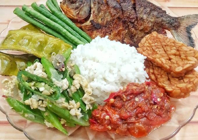 Resep Sambal Dadak Menu Isi Piringku Oleh Via Vie Dapur Bunda Cookpad