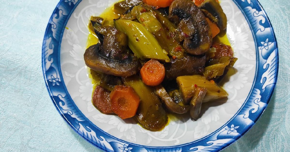 Πράσα με μανιτάρια και καρότα Συνταγή από τον/την Anna Beni - Cookpad