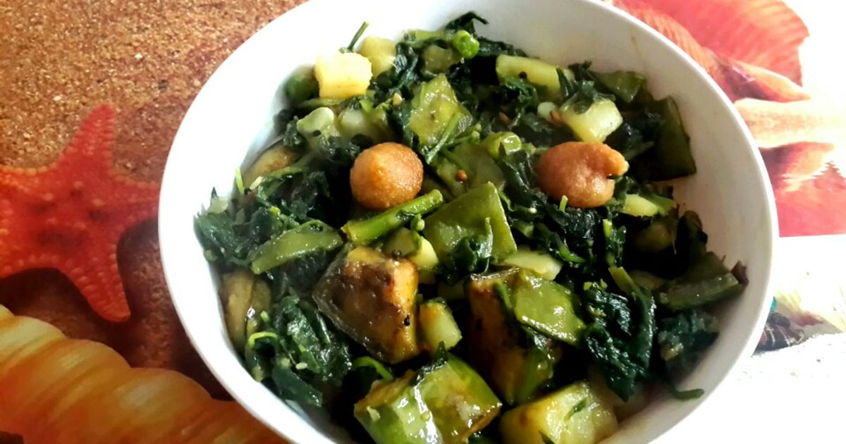 Mixed Veg Spinach Curry(palong Shaaker Ghonto) Recipe By Kumkum Chatterjee