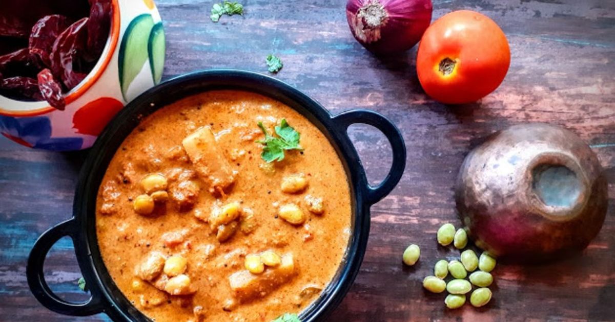 Pachai Mochai Kuzhambu/ Field Beans Gravy/ Vaal Beans Curry Recipe by ...