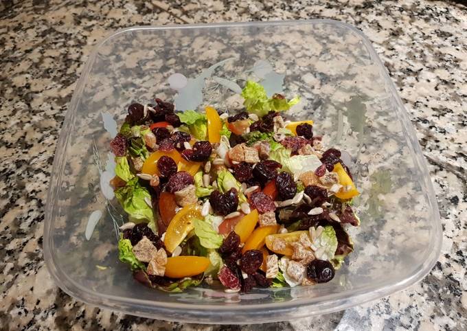 Salade de sucrine rouge aux graines et fruits secs de 👩‍🍳La Cuisine D ...