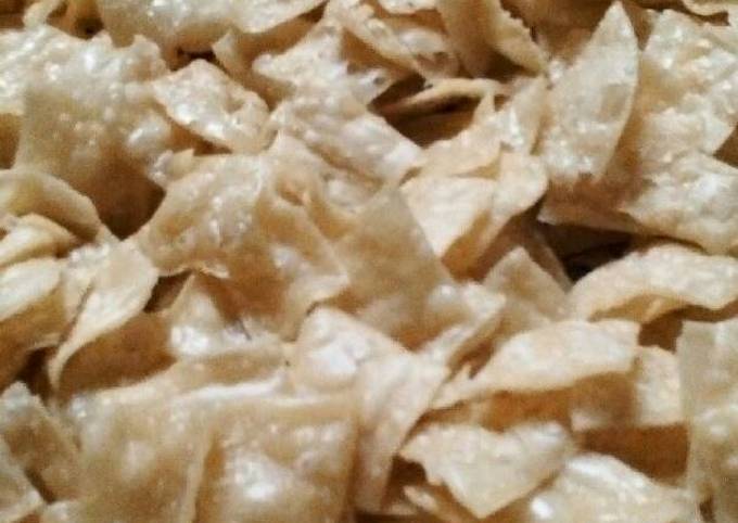 Resep Krupuk/kripik pangsit homemade oleh Fitriaziza - Cookpad