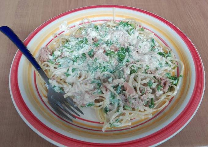 Fideos con crema y atún al cilantro Receta de Lissette_iqq- Cookpad