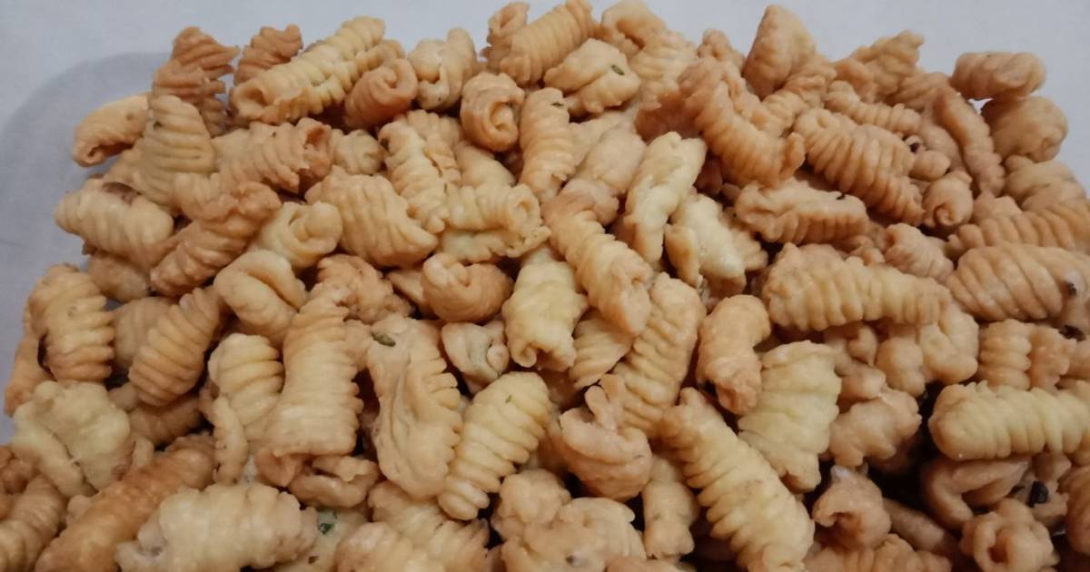 Resep Kue bawang garpu gurih renyah oleh Ninin Nin - Cookpad