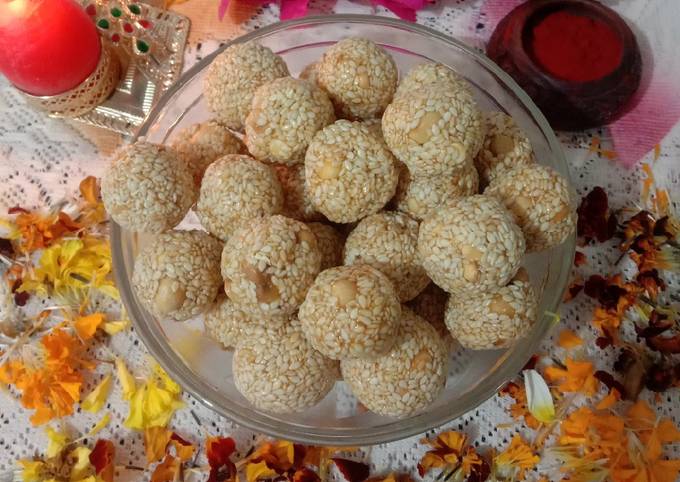 #Jan#W2 Til ke ladoo Recipe by Maya's Recipe's - Cookpad