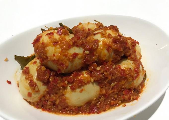 Resep Telur bumbu bali oleh thata van Leuken - Cookpad