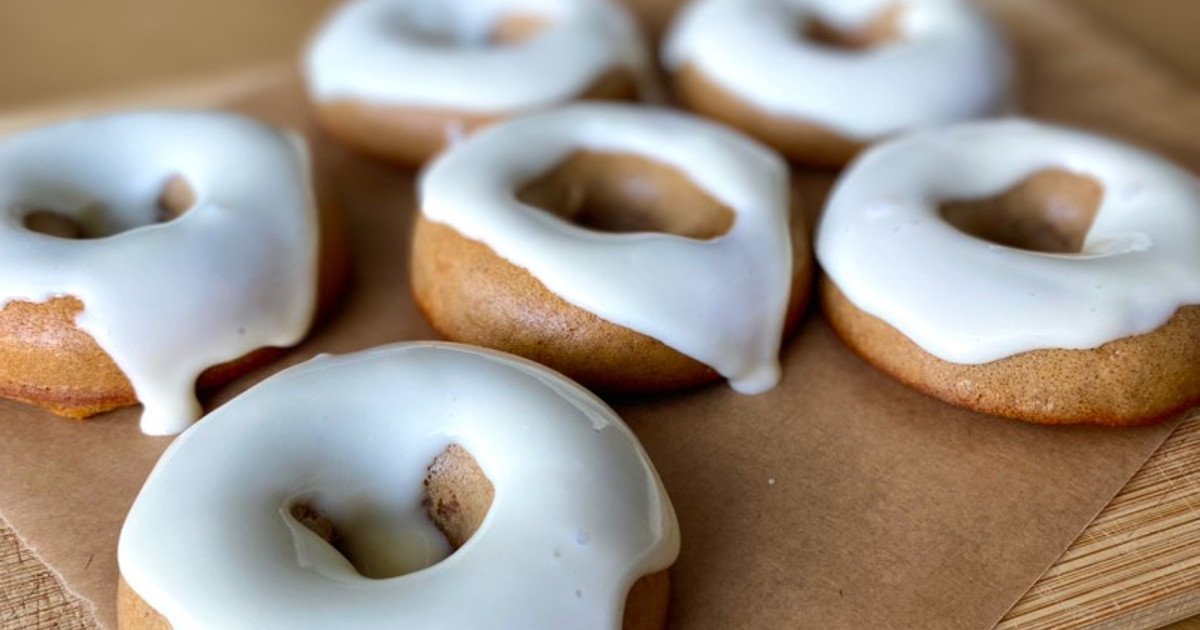 Donuts De Zanahoria Con Frosting De Queso En Molde De Lékué Receta de Bea M