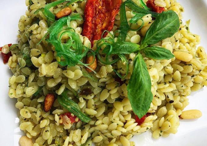 Piñones de pasta al pesto con tomate seco y Wakame Receta de enamora_a ...