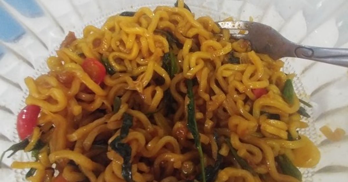 Resep Mie Goreng Pedas Kangkung Balacan Salero Padang oleh Neng Fatimah - Cookpad