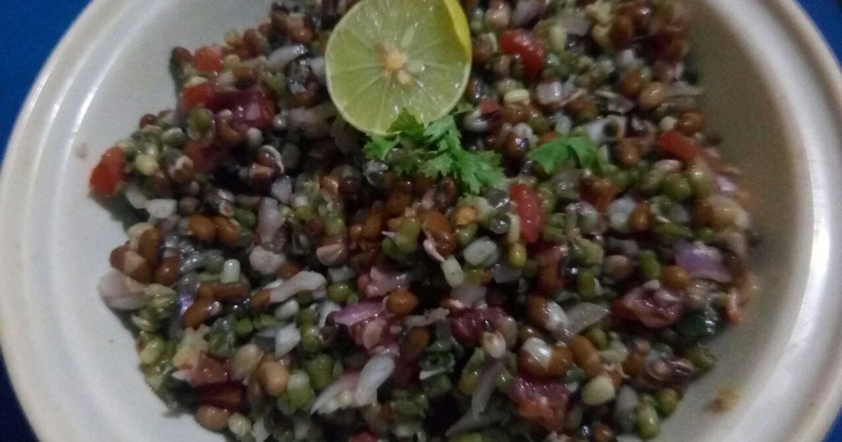 Sprouts Chat Recipe by Mahi Sharma - Cookpad