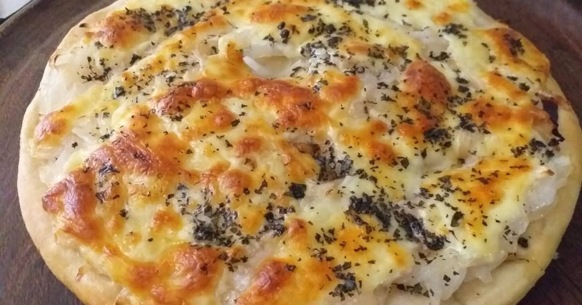 Pizza de fugazza con muzzarella Receta de Memo de Vernazza- Cookpad