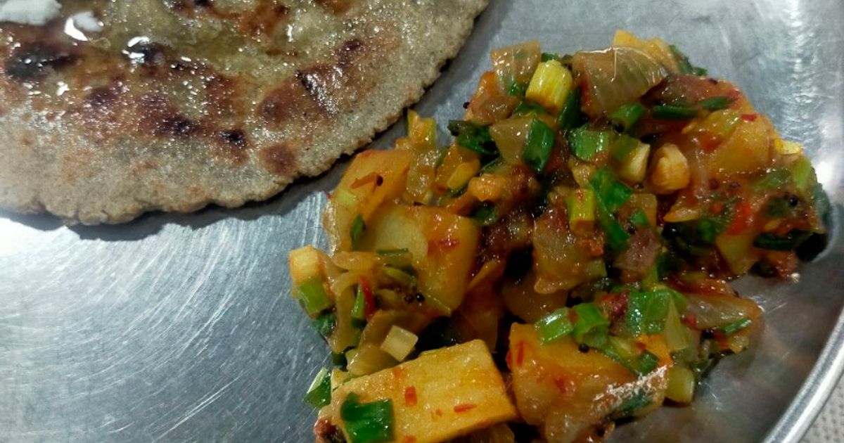 Spring Onion And Potato Subzi Recipe by Darshana Patel - Cookpad