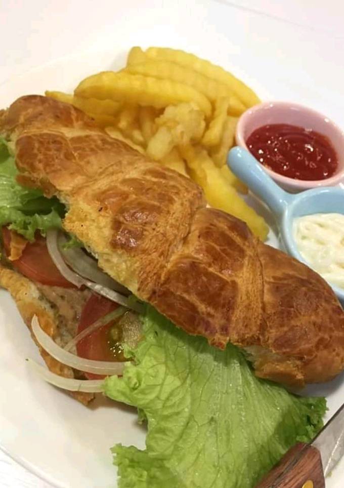 Resep Burger tuna mnyegatkan #kori real cafe wakaf bharu oleh Herlin ...
