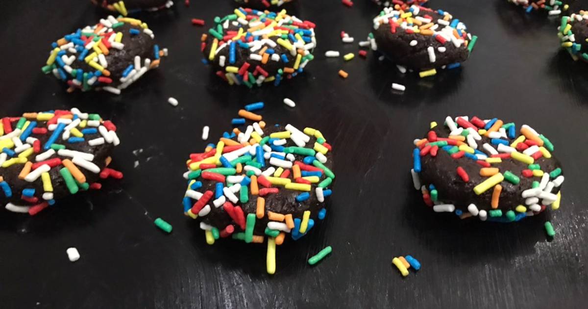 Galletitas de chocolate y grageas de colores Receta de sarita - Cookpad