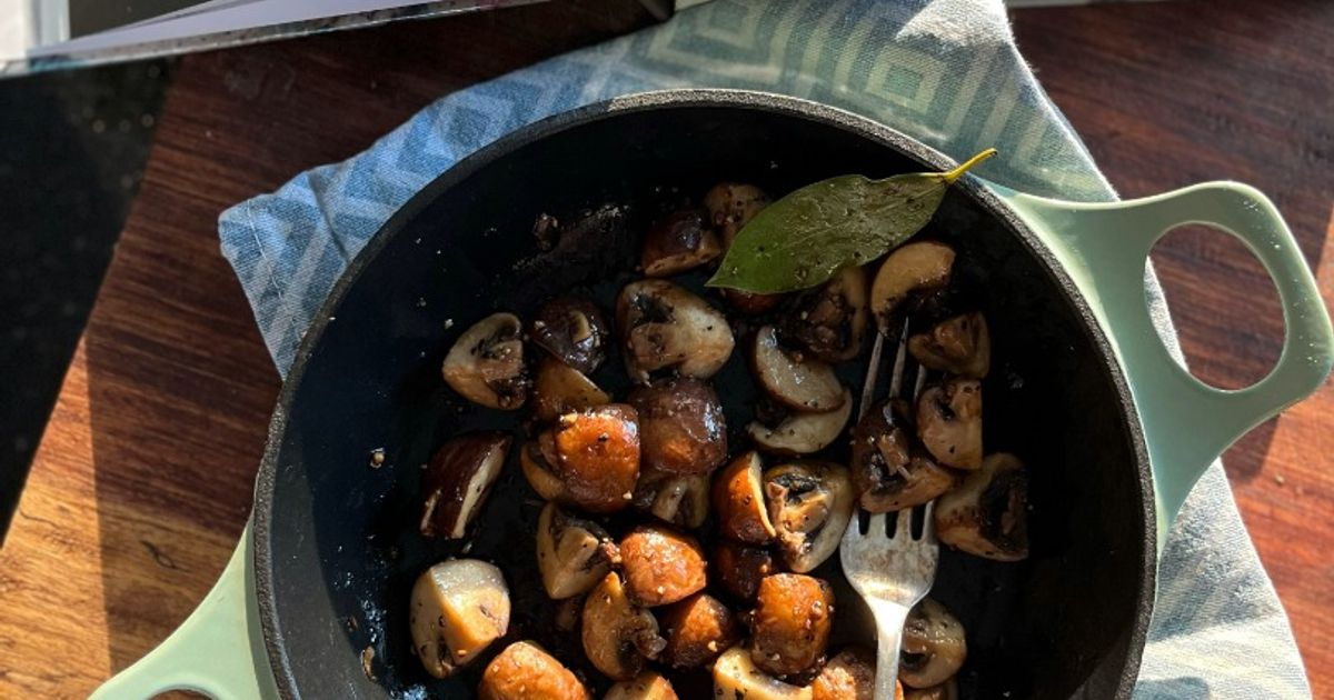 Elizabeth David's Coriander Mushrooms Recipe by Foodiegeektrish - Cookpad