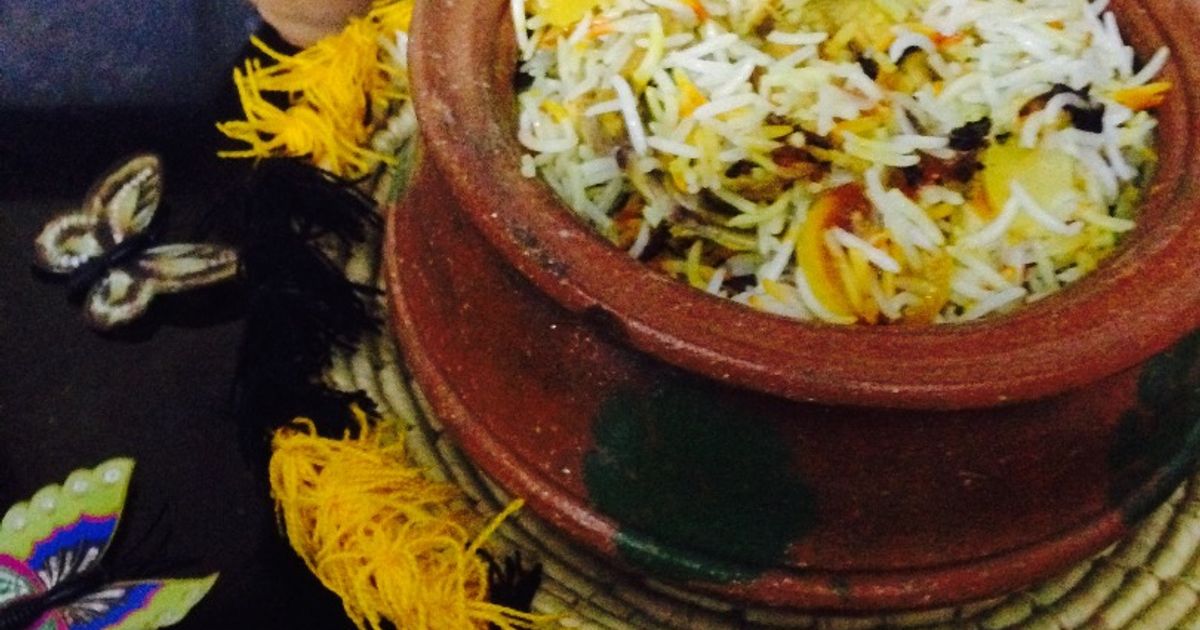 Chicken Smoky Matka Biryani Recipe by Areeba Muhammed - Cookpad