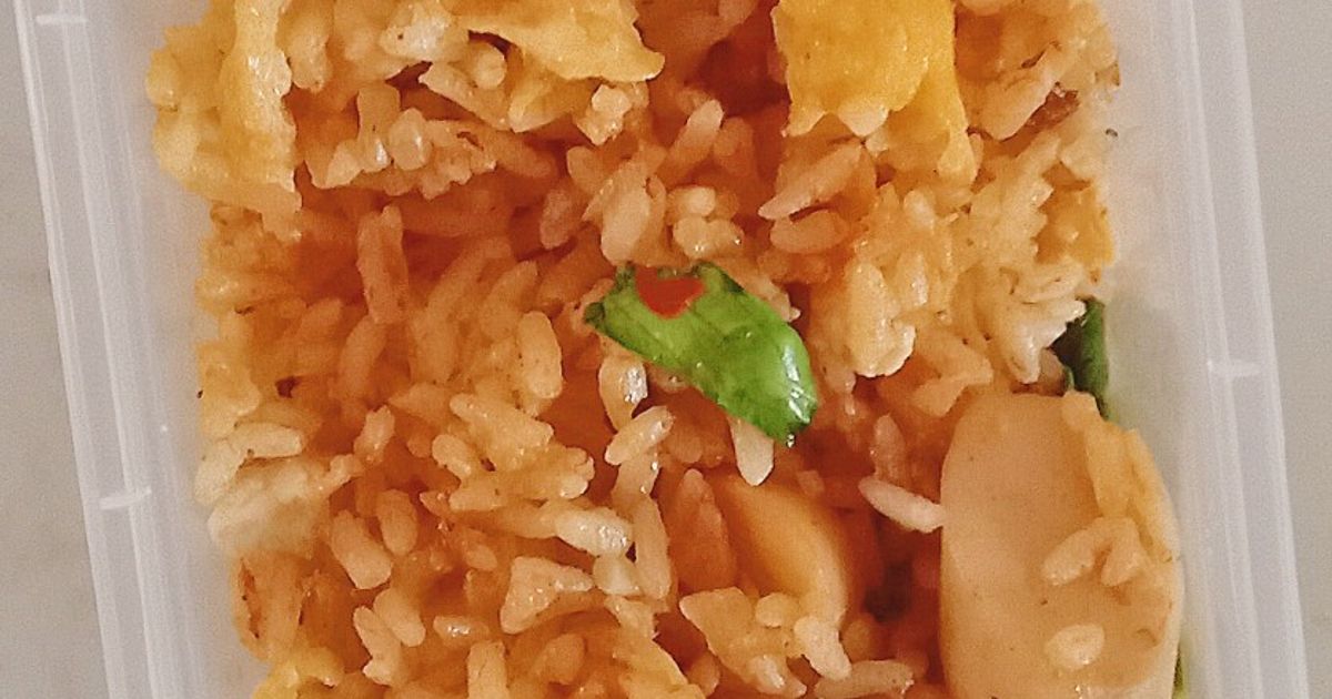 Delicious no garlic fried rice for quick meals