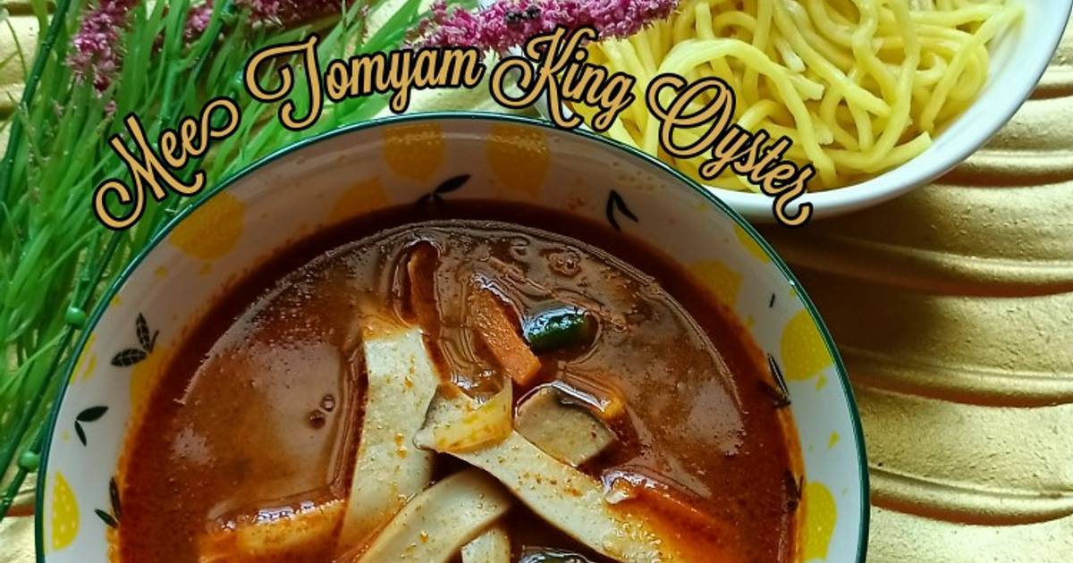 Resipi Mee Tomyam King Oyster Mushroom oleh Muniroh Annuar - Cookpad