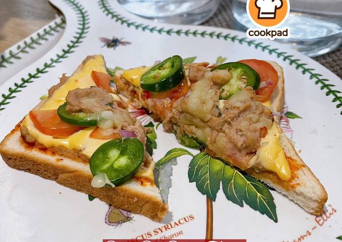 Resipi 👩‍🍳Pizza Roti Bakar Tuna oleh Mahadiah - Cookpad