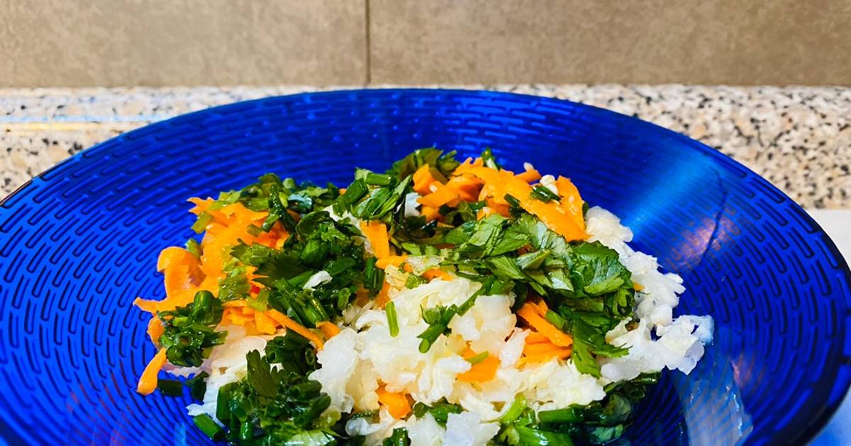 Ensalada de repollo, zanahoria y verdes Receta de Nicole Moller ...