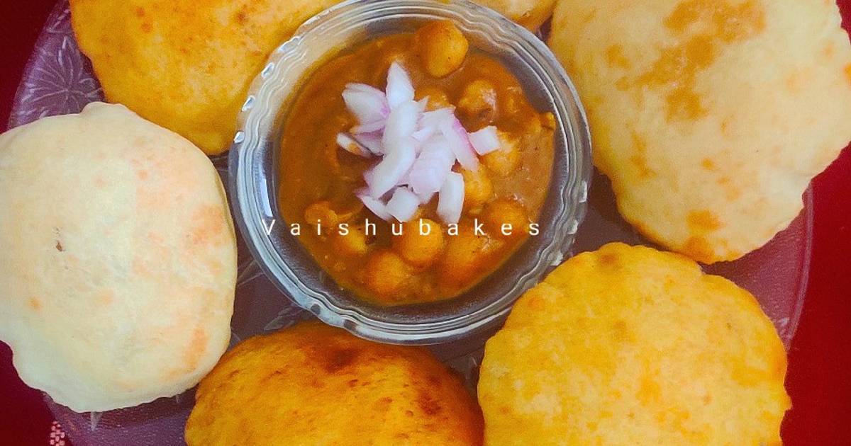 Chhole Puri Recipe by Vaishali Suhas - Cookpad