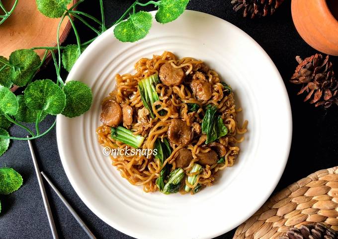 Resep Mie Goreng ala Solaria oleh Enik Sulistyawati - Cookpad