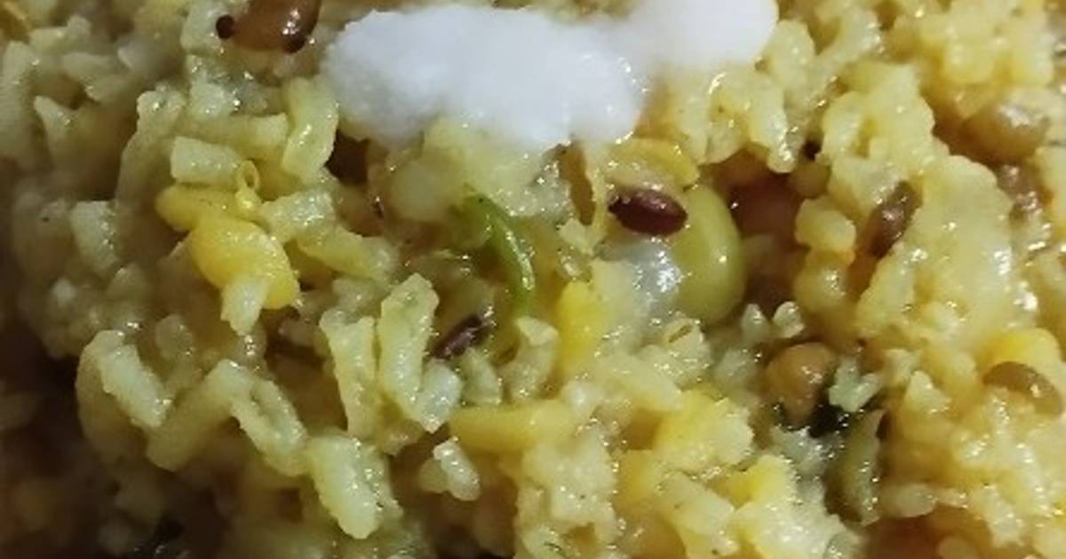 सात्विक मूग डाळ खिचडी (Satvik Moongdal Khichdi Recipe In Marathi ...