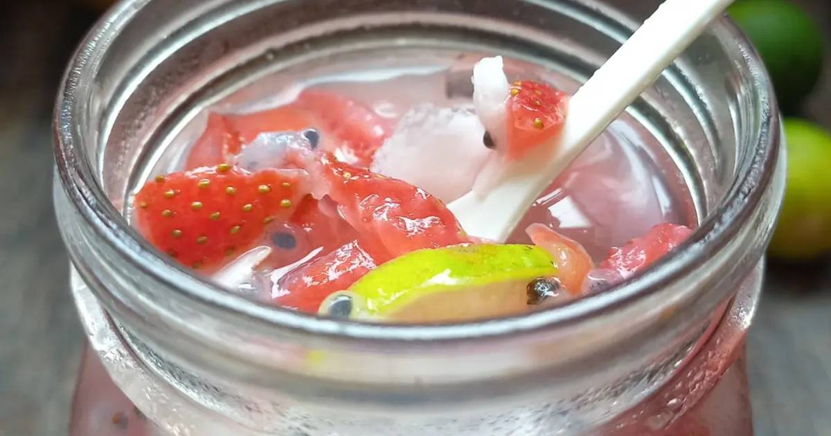 252 resep es strawberry kelapa enak dan mudah - Cookpad