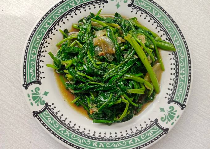 Resep Oseng kangkung terasi saus tiram oleh Vinna Momy Alesha - Cookpad