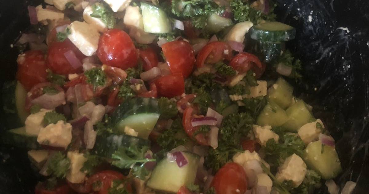 Greek salad with Braai’d Meat..🤤 Recipe by phaahladavid@yahoo.com - Cookpad