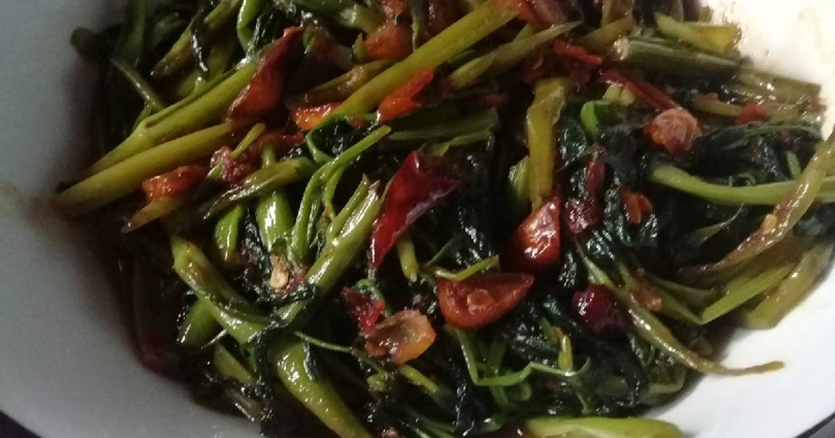 Resep Oseng kangkung terasi🌿🌿 oleh MIRNA Pawon Blitar - Cookpad