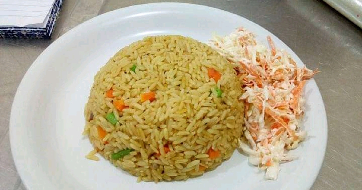 Jollof Rice With Coslow Recipe by Yusra muhammad - Cookpad