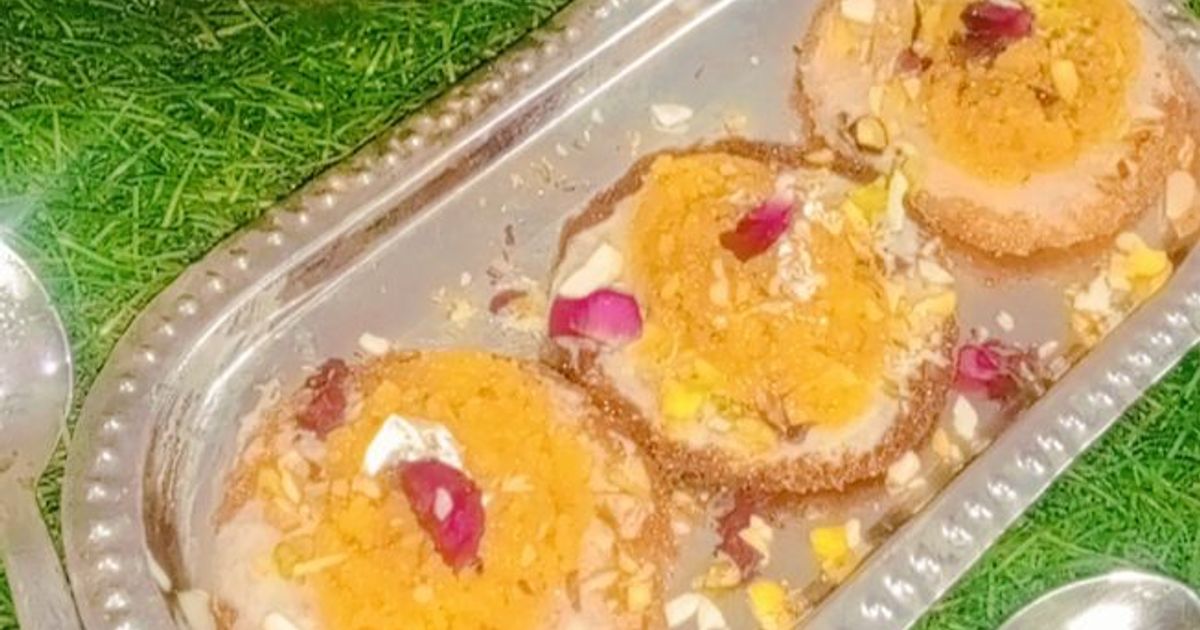 Shahi Tukda Canapés With Moong Dal Halwa Recipe by Mukta Jain