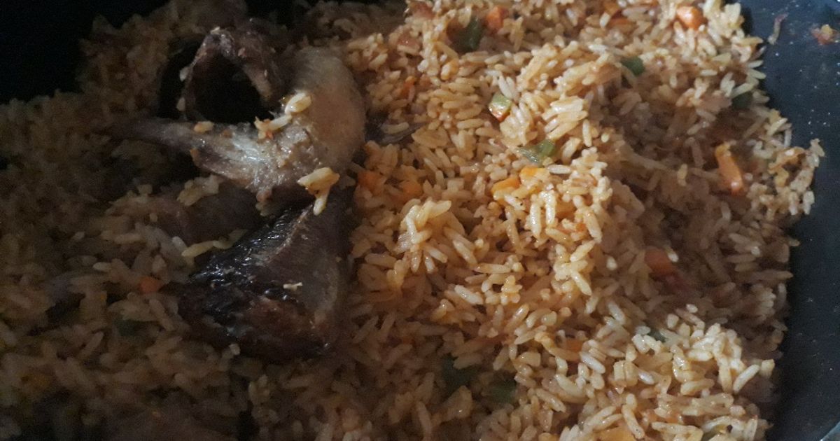 Veggie Jollof Rice Recipe by lois - Cookpad