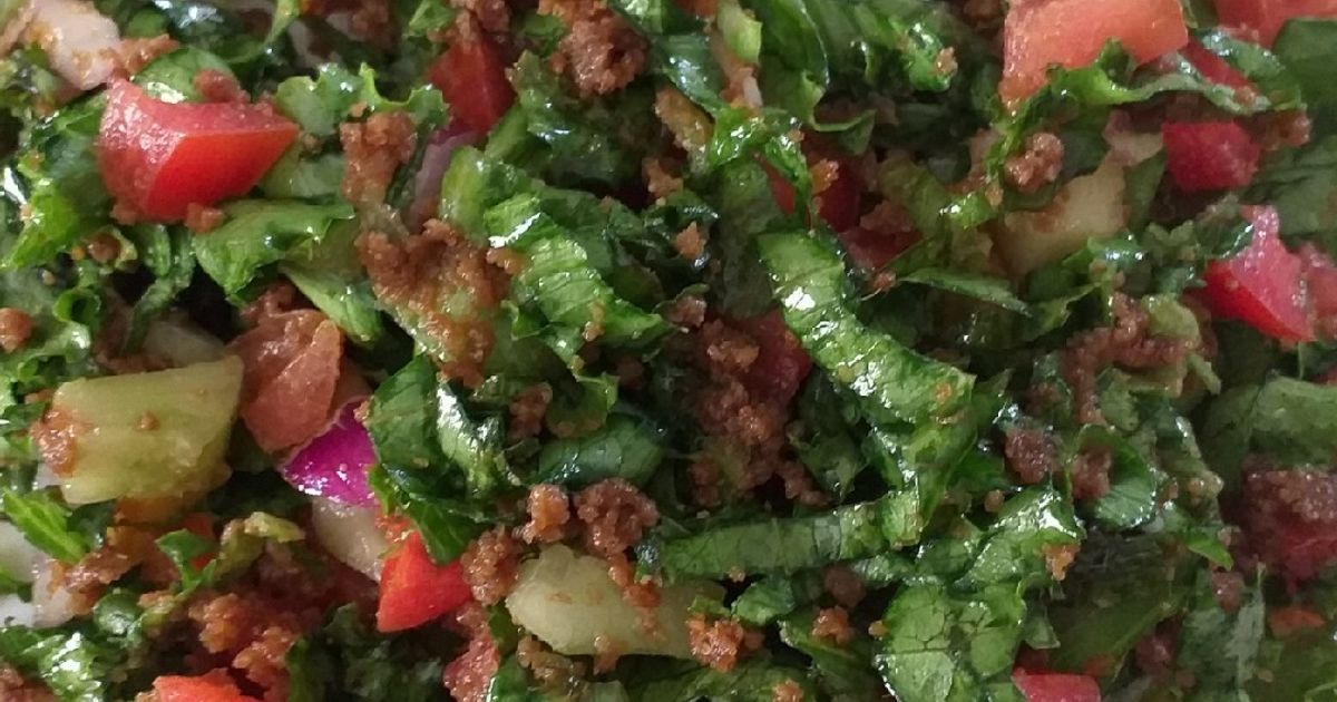 Local Lettuce Salad Recipe by Fatima Dewa - Cookpad