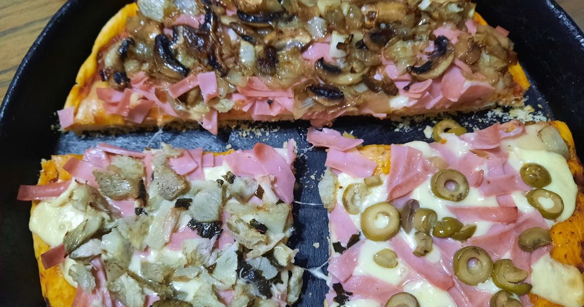 Pizza Con Alcuciles, Hongos, Jamón Y Cebolla Receta de La profe Luisa ...