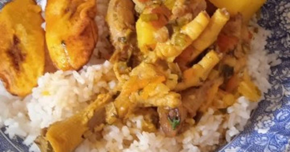 Paticas de pollo con papas y tajadas maduras almuerzo costeño 💯 Receta ...