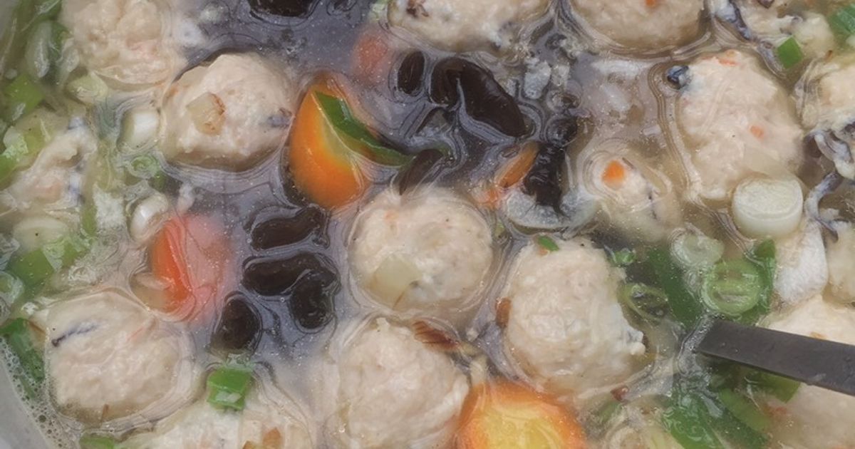 Resep Sop Bola Ayam Udang Soun oleh Rina Indriani - Cookpad